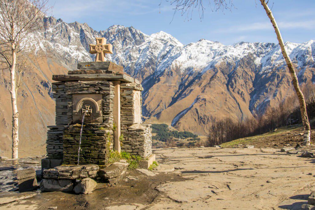 Klasztor Cminda Sameba w Gruzji (zwiedzanie, przewodnik) / Blog ...