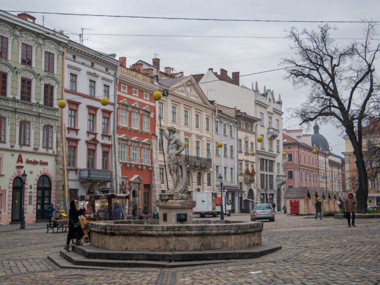 Lwów: TOP 7 atrakcji i miejsc, które warto zobaczyć (z listy UNESCO)