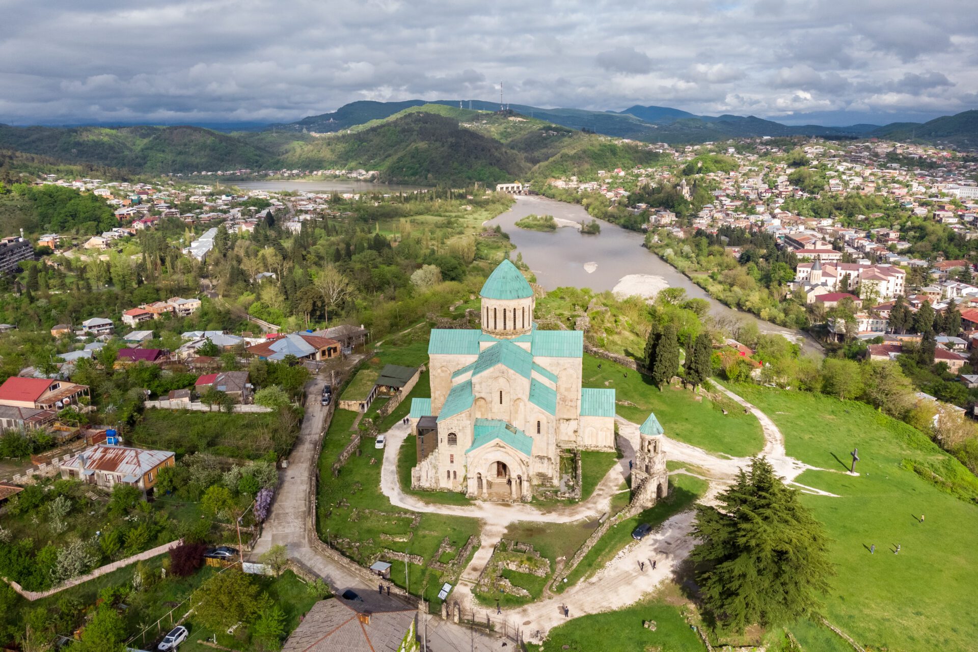 Kutaisi: TOP 15 atrakcji i miejsc, które warto zobaczyć